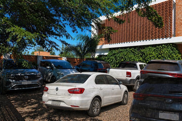 18 Huésped Casa Espaciosa: Quincho Piscina Juegos - Paraguay