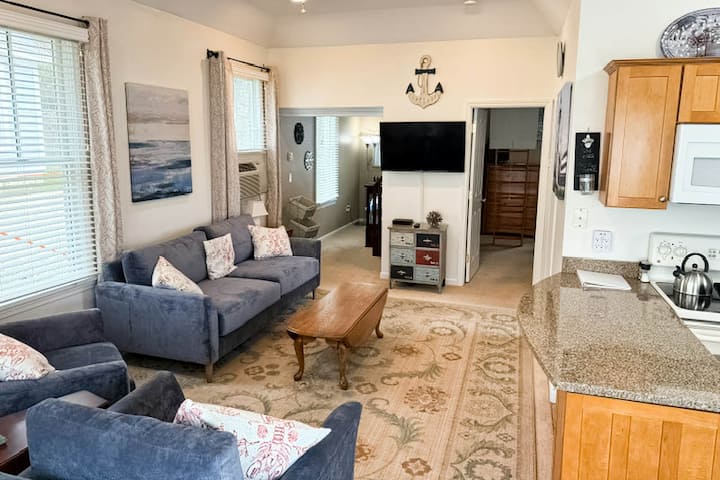 2br Summer Vlg Cottage: Pool, Trolley, Pickleball - Wells, ME