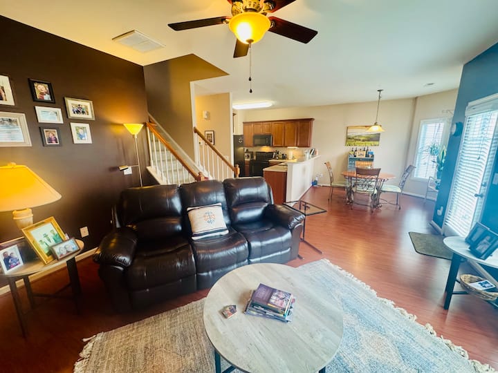 3 Bedroom Town House Perfect For Furniture Market - High Point, NC