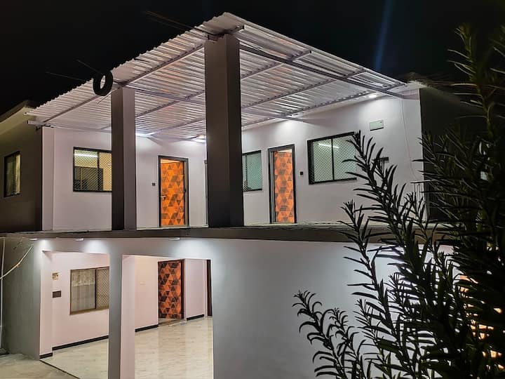 Virasat Villa Separate Villa With Garden, Nature - マウント・アビュー