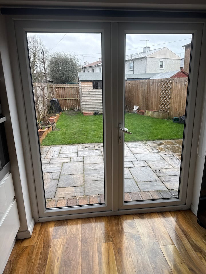 Heart Of South Side 3 Bedroom House - Glasgow