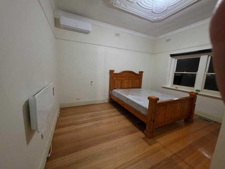 This House Can Fit Up To 7 People. - Dandenong Ranges
