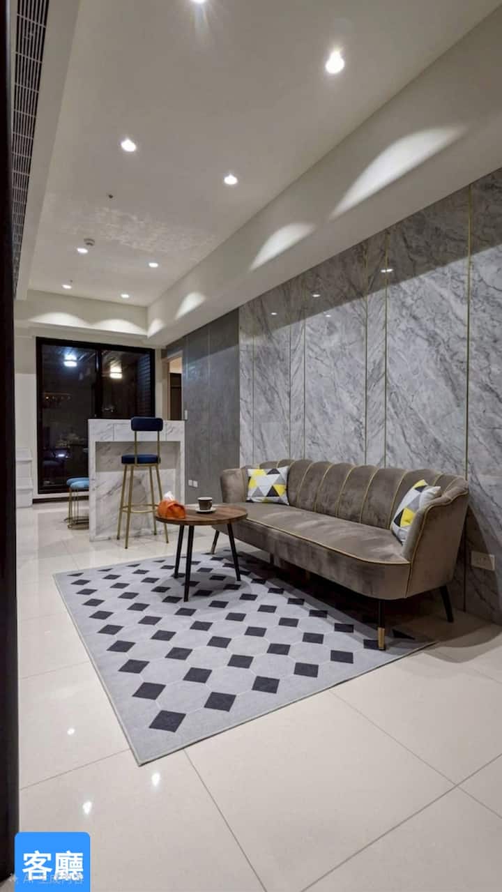 面對樹森林/3房間2wc/中都公園/高醫/火車站/近美術館輕軌/(年)月租48000，可季租半年租。 - Gushan District