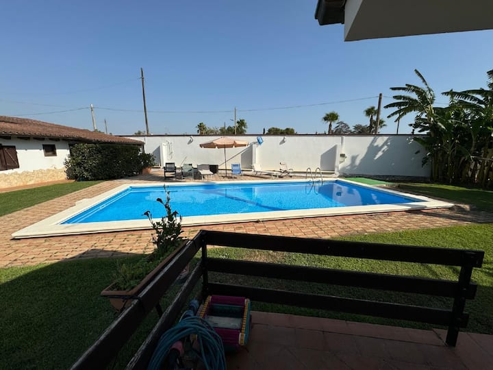 Nuovo Appartamento Con Piscina E Parcheggio - Galatone