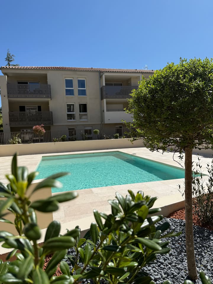 Appartement Avec Piscine De Standing à Uzès Centre - Uzès