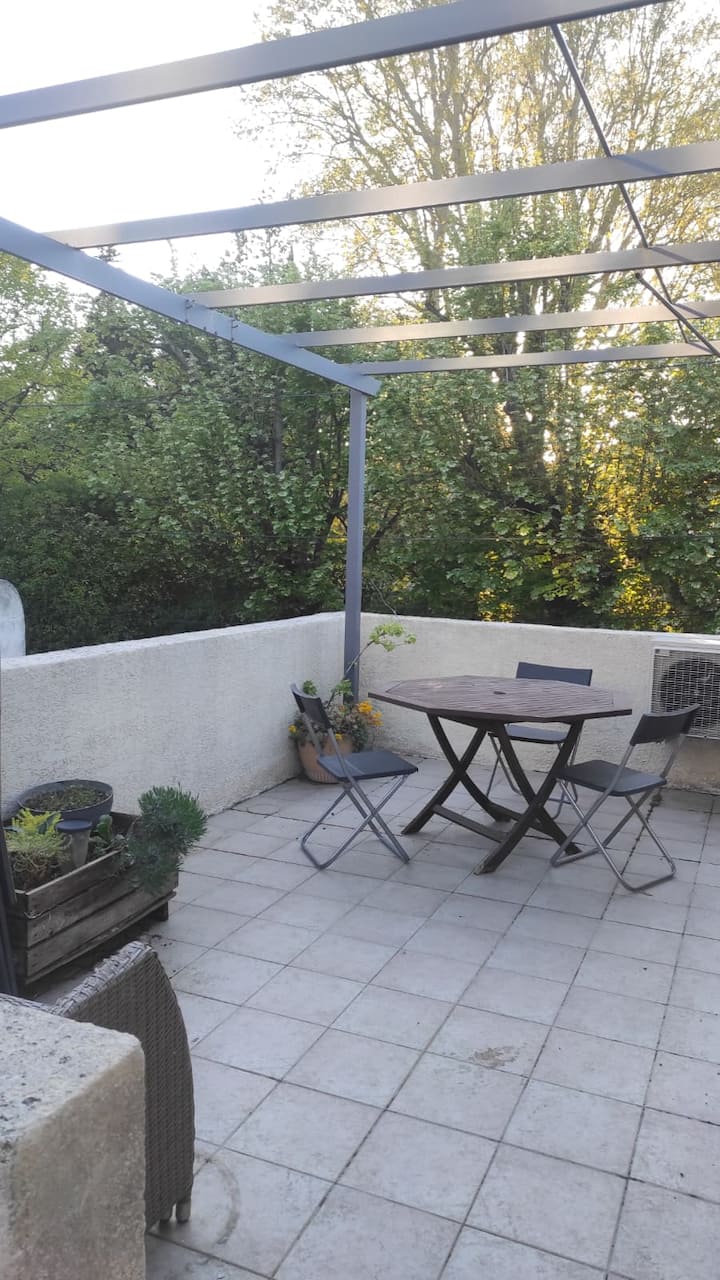 Appartement T2, Clim, Terrasse - Villeneuve-lès-Avignon