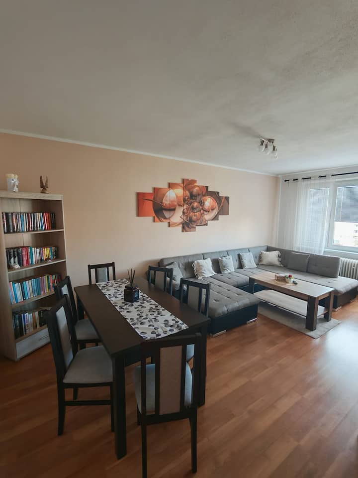 Priestranný Byt S 3 Izbami - Rimavská Sobota