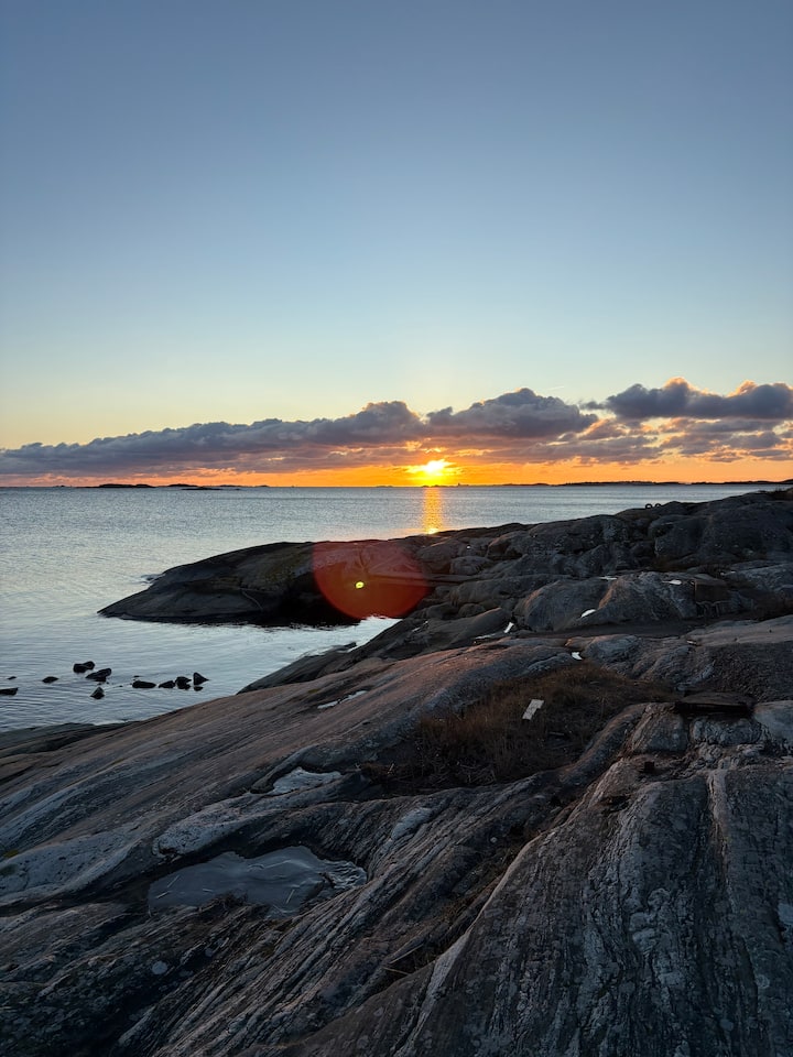 Havsnära Hus Med Stor, Solig Tomt. 200 M Till Bad - Gothenburg