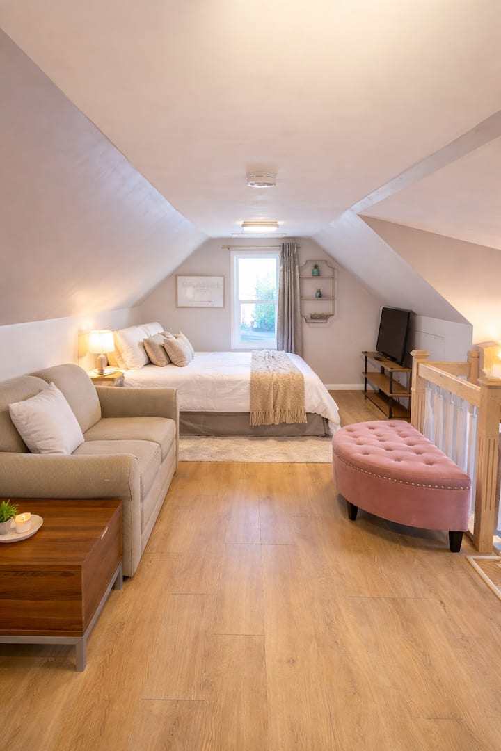 Cozy Loft Apartment - Thunder Bay