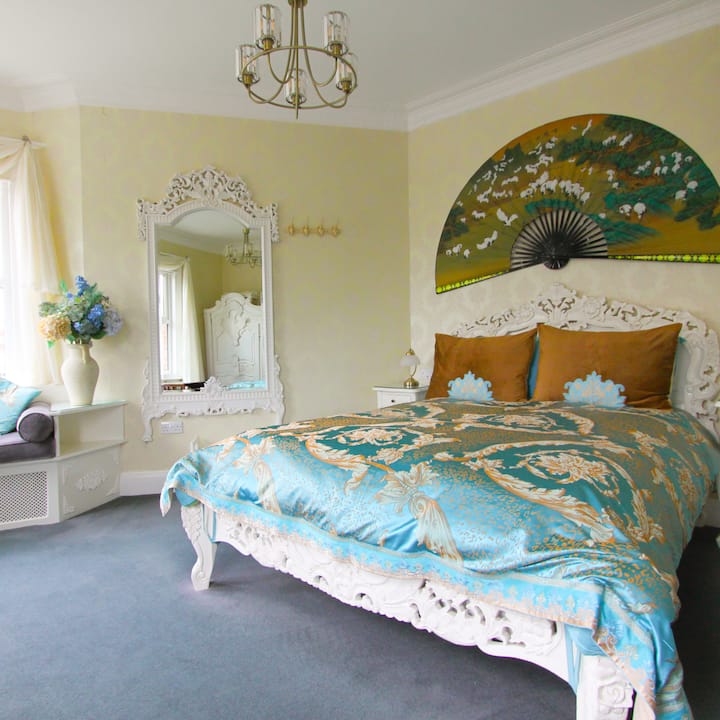 Tower House Smart Hotel - French Roccoco King - York