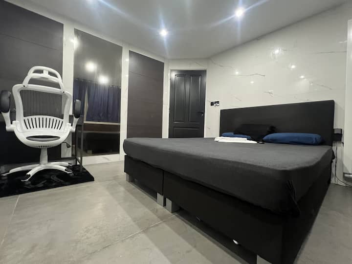 White Marble Room - Eindhoven