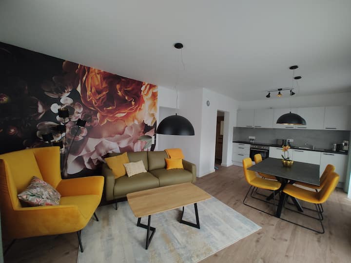 Stilvolles Apartment Mit Aufzug & Parkplatz - Bad Urach