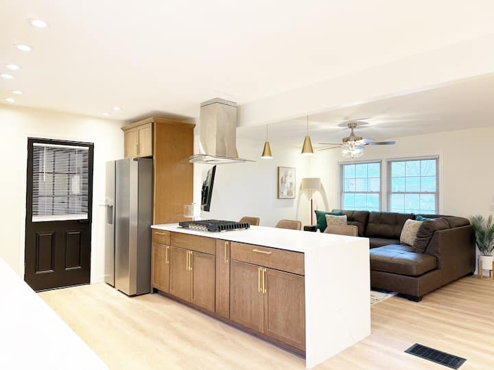 Northside Newly Renovated & Stylish 3br/2.5ba - Evansville, IN