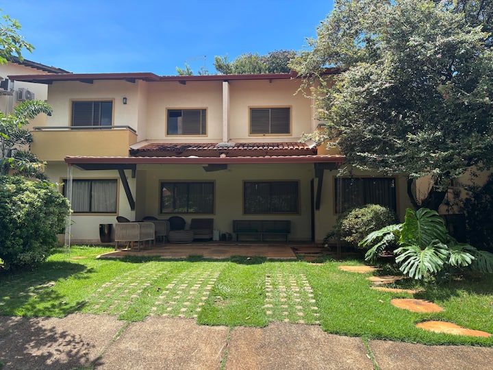 Casa Condomínio Fechado, A 5 Minutos Autódromo - Goiânia
