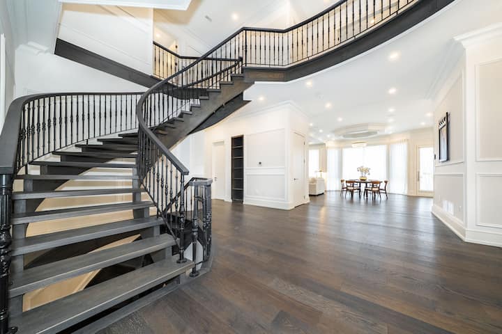 5 Bedroom Luxury Home-toronto - Vaughan