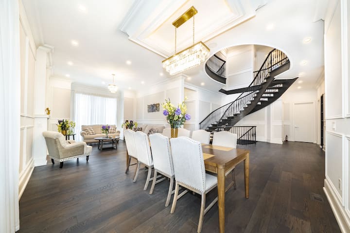 5 Bedroom Upscale Home-toronto - Vaughan