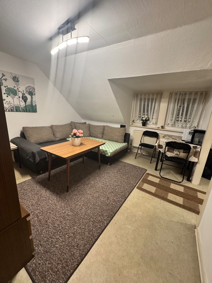 Zwei Zimmerwohnung. Dachgeschoss In Celle - Nienhagen