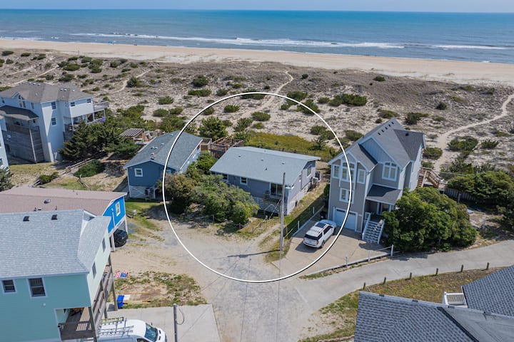 Oceanfront! *Hot Tub* 3 Bedroom, 2 Bath - Outer Banks, NC