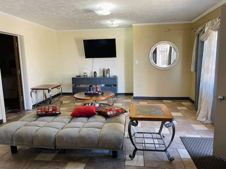 Peaceful 2br Ranch Stay - Boot Hill Casino & Resort