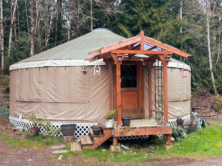 Magical Forest Yurt Retreat - Hoodsport, WA