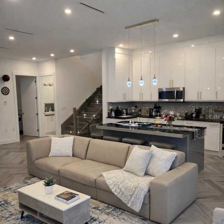 Brand New 4br Near Dt & Airport - Canada