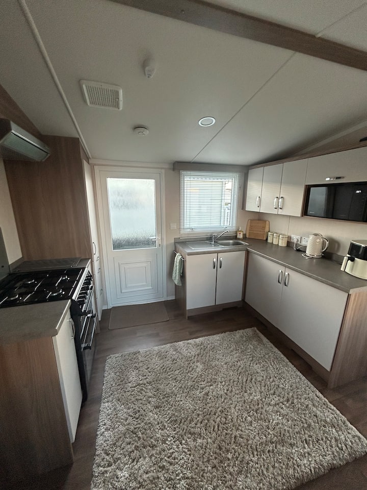 Amble By The Sea - Alnwick