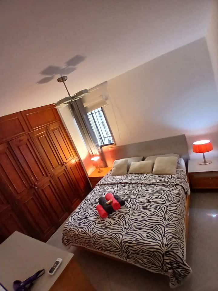 Alojamiento Tranquilo, Cómodo Y Céntrico Del Este - Caracas