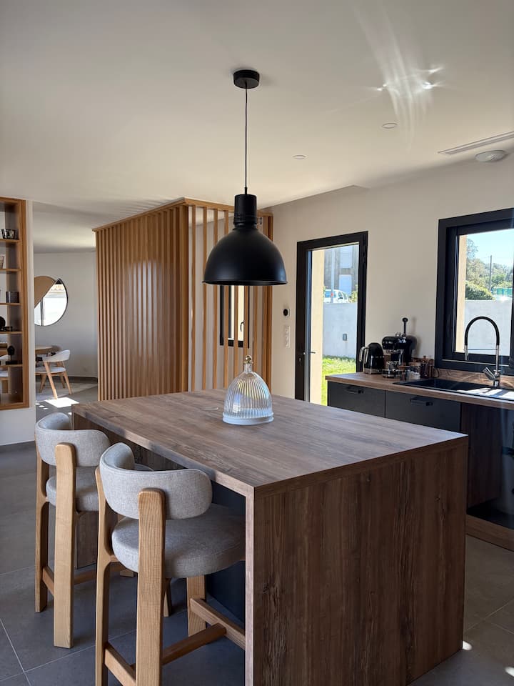 Villa Neuve Avec Piscine – Emplacement Idéal - Bonifacio