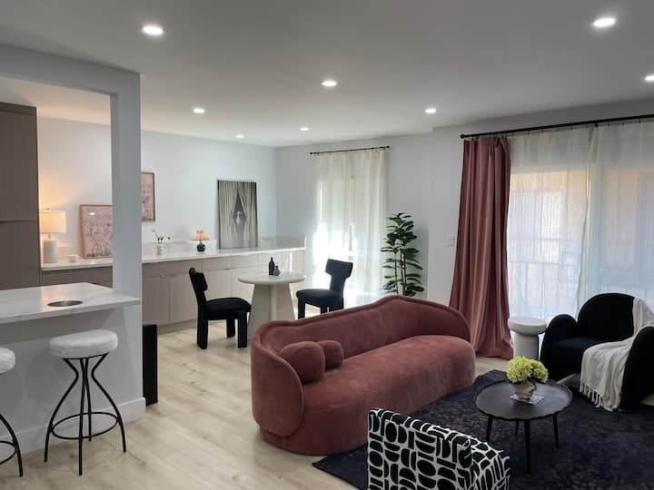 Brand New | Hollywood Runyon Canyon | Free Parking - Los Angeles, CA