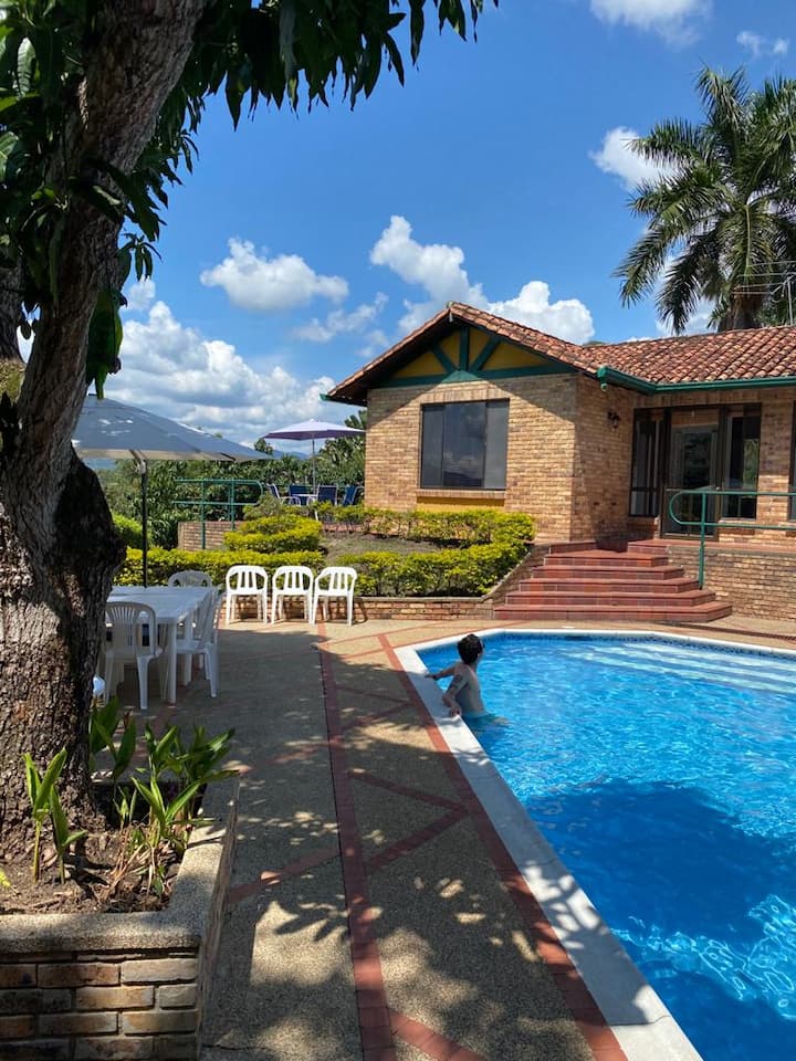 Hermosa Y Cómoda Casa En Zona Veredal De Anapoima - Anapoima