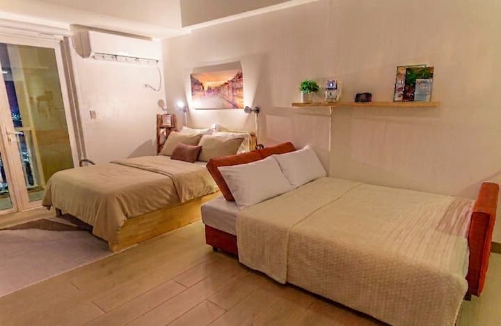 Bgc Executive Stay | Canal View | 700mbps Wifi - Taguig