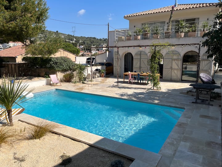 Villa Spacieuse De 4 Chambres Avec Piscine - Marignane