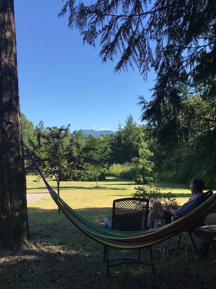 Motorhome On Sunny Acreage. Fishing Charters - Parksville