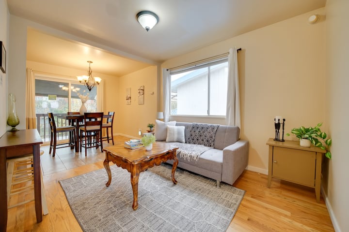 Brighton Upper Suite Near Park & Light Rail - Seattle, WA