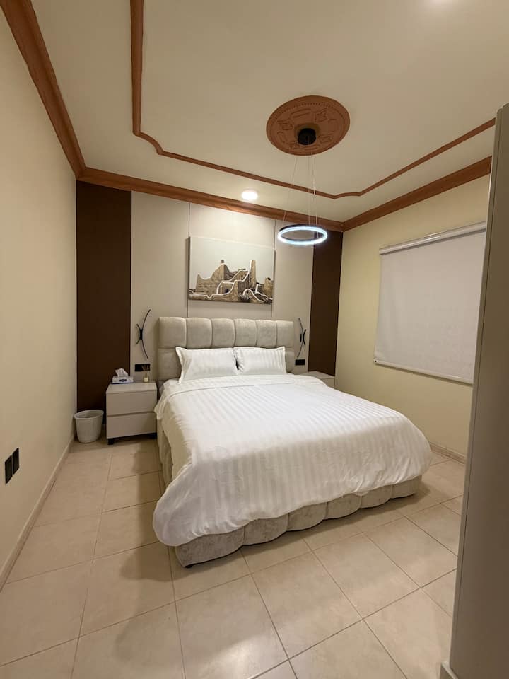 غرفة وصالة مريحة | شاشة 55 بوصة | القرية العالمية - Dammam