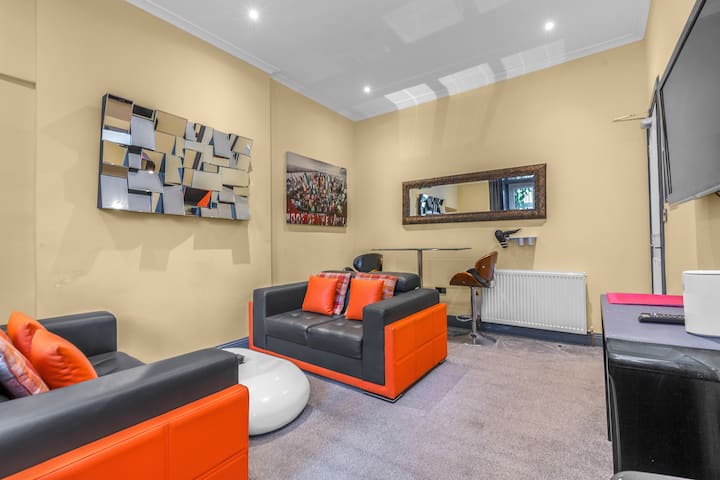 Cosy Central 2br Flat | Views Of Edinburgh Castle - Edinburgh