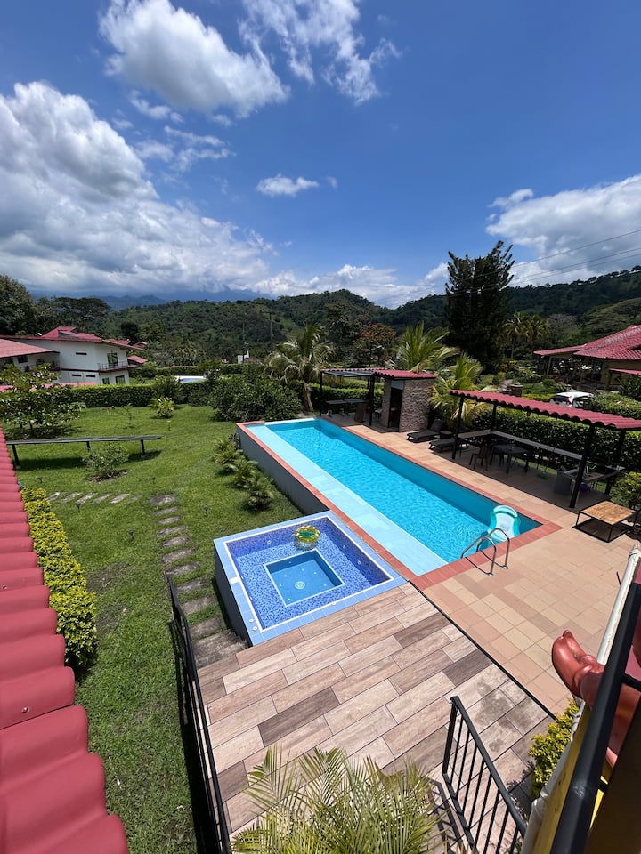 Hermosa Finca Campestre Con Piscina En Villeta - Villeta