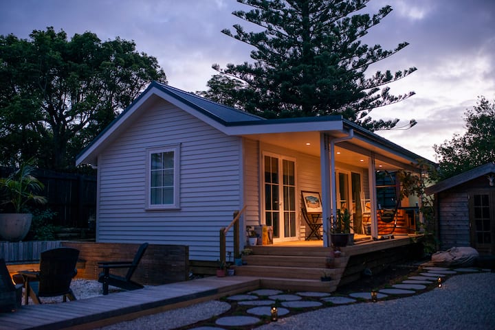 Ponsonby Cottage Oasis With Fire Pit & Gated Park - Auckland