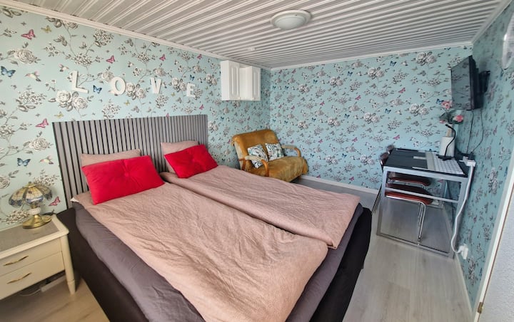 1,4 Km Kiruna Centrum - Rum  In Residential Area - Kiruna