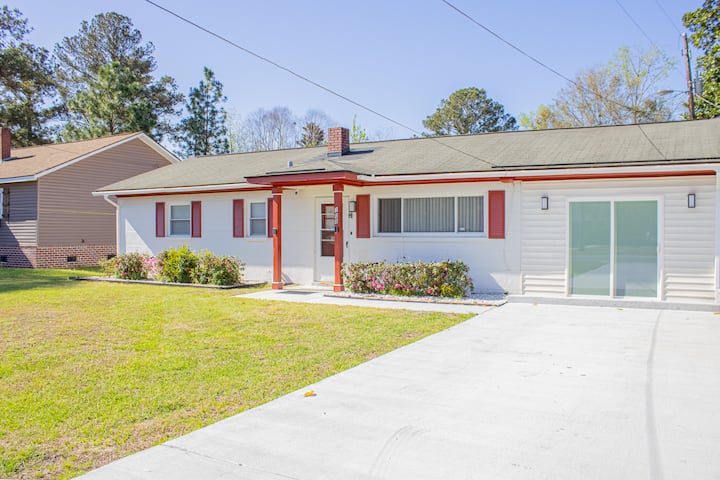 The Cozy Quiet Cottage. - Rincon, GA