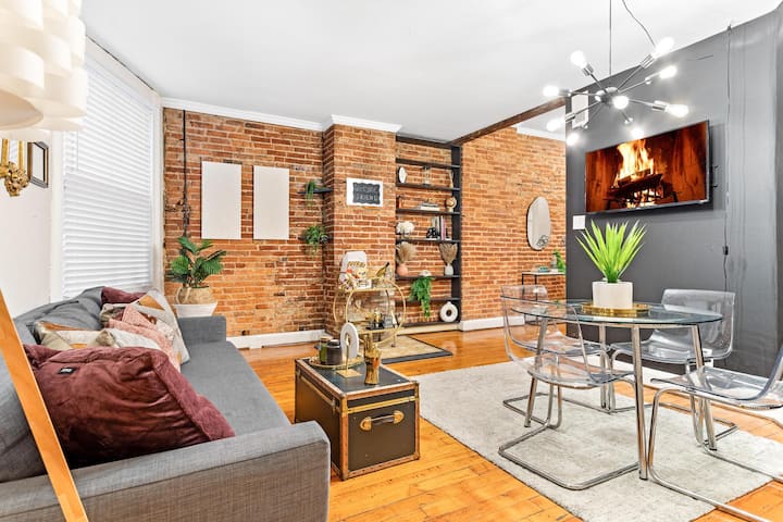 Historic Victorian Brick Loft! 3 Bed, Wine &Patio! - Baltimore, MD