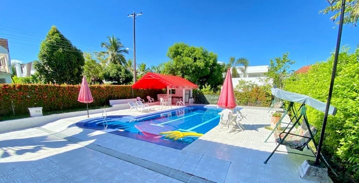 Casa De Lujo En Melgar Con Piscina Privada - Melgar