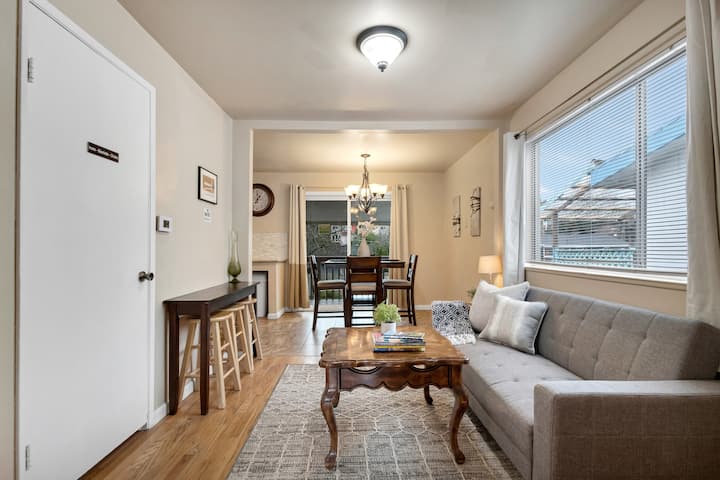 Brighton Entire Home Near Park & Light Rail - Bellevue, WA