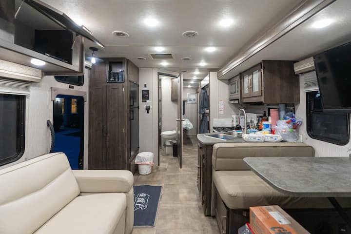 Cozy Class A Rv At Coachella Lakes Rv Resort - Coachella, CA