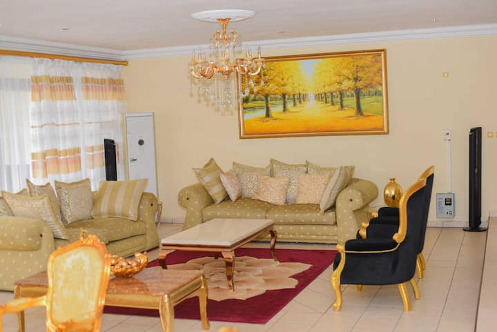 Villa Avec Piscine I ÉVènements Autorisés - Brazzaville