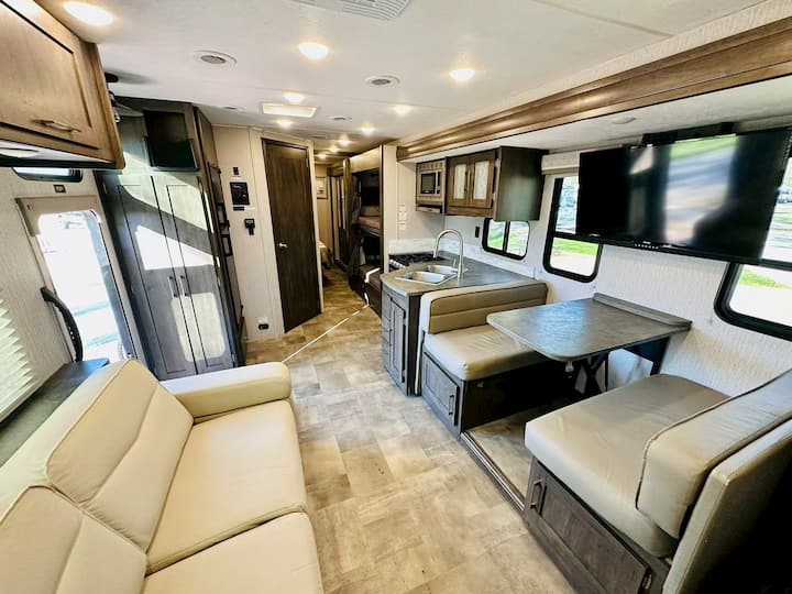 Luxury Rv Stay Near Coachella Lakes - Coachella, CA