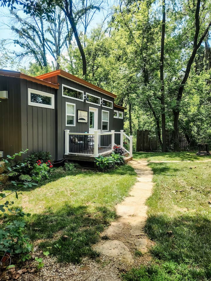 The Bower-cozy Tiny Home W/friendly Farm Animals - 위스콘신