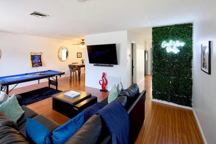 Sleeps 8 Only 10-15mins To Strip, Fremont, Airport - Las Vegas, NV