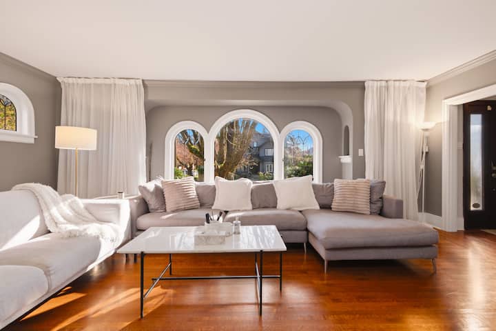 Sunny & Cozy 3-bedroom Home In Vancouver - Canada