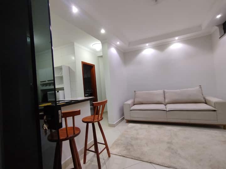 Apto C/garagem. Centro - Próximo  Hosp. Bp - Varginha